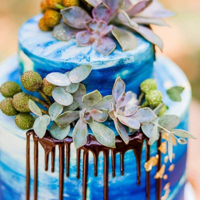 Shake 'n Bake | Wedding Cakes & Candy