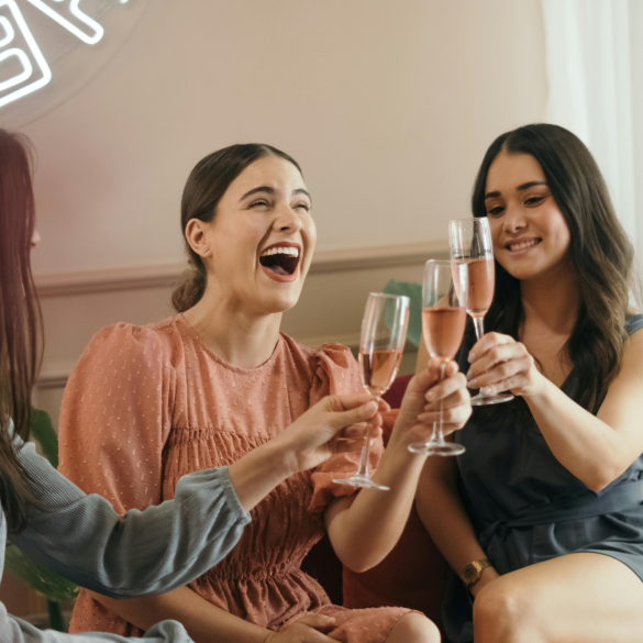 The Ultimate Guide to Bridesmaid Duties | Articles & Interviews